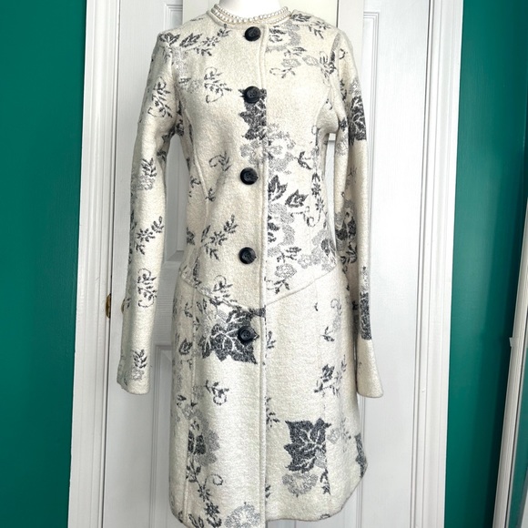 Lucy & Laurel | Jackets & Coats | Lucy Laurel Off Whitegray Floral ...